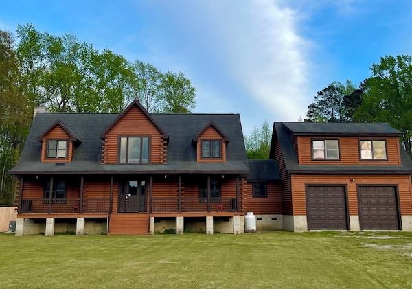 Majestic Tranquil 3-bedroom Cabin For A Relaxing Getaway - Goose Creek State Park, Washington