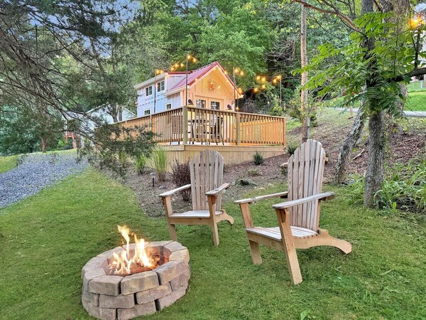 The Acorn - Cozy Retreat In The Heart Of Summersville - West Virginia
