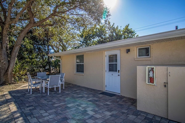 Charming Manasota Key Duplex With Beach Access - Island Breeze 14 - Englewood Beach, Englewood