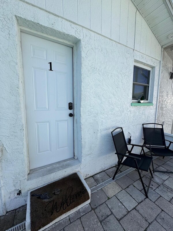 Cozy Studio With Microwave, Mini Fridge & Coffee Maker, Perfect For Short Stays! - Aeropuerto de Tampa (TPA)