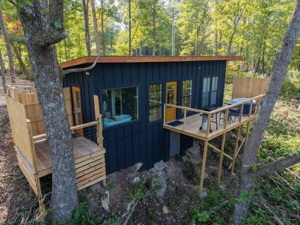 Two Tree Retreet Treehouse With Hot Tub Secluded Stay - Guntersville, AL