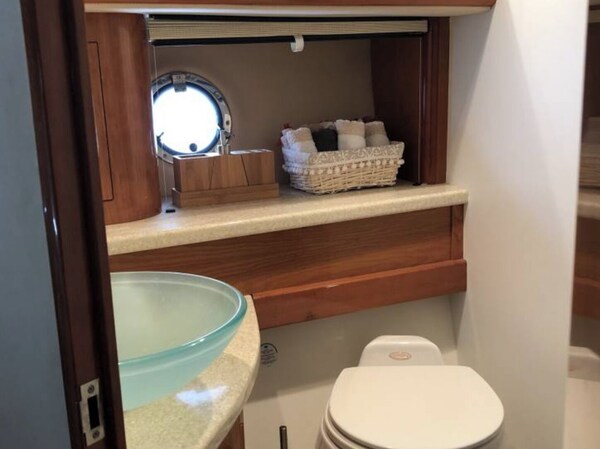Yate De Luxo Para Hospedagem E Passeio Passeios (2,3,4 E 8h) - Barcelona