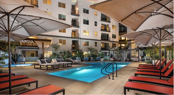 Charming 2-bedroom Apartment With Ac, Fitness Room In Tranquil Santa Ana - 헌팅턴비치