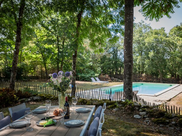Belle Gite Avec Grand Jardin Et Piscine Privée - Puy-l'Évêque