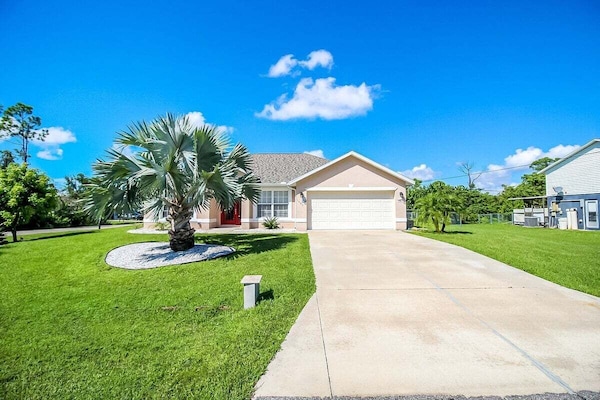 Charming Port Charlotte 3/2 Pool Home - Little Bit Of Heaven - Port Charlotte, FL