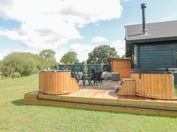 Rabbit Hole, Pet Friendly, With Hot Tub In Stamford - Rutland