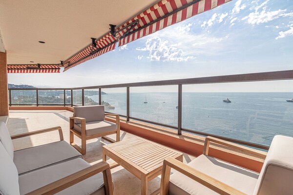 This Condominium Is A 3 Bedroom(s), 3.5 Bathrooms, Located In Monaco , Mt. - Mônaco