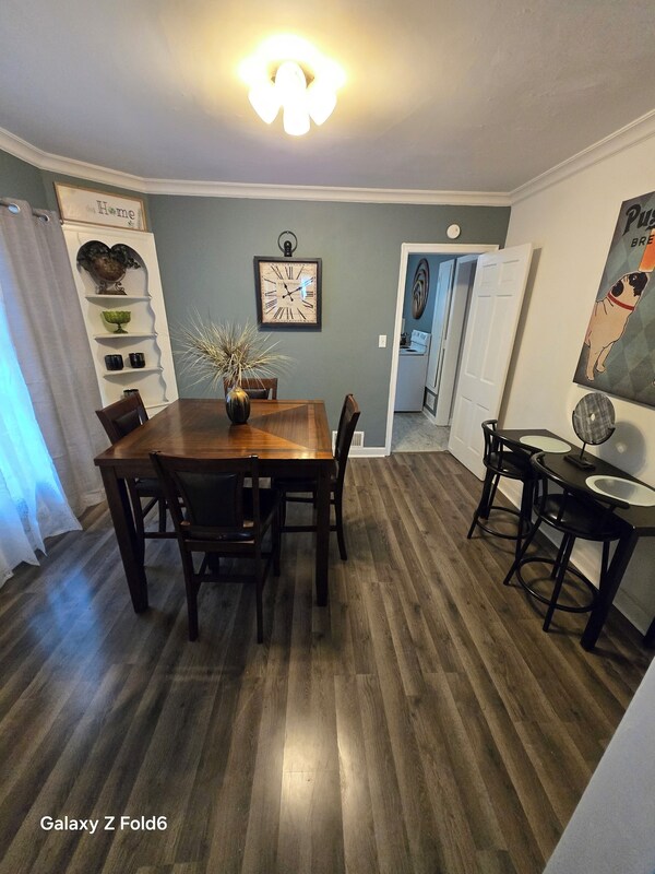 Charming And Cozy 3-bedroom House - Toledo, OH