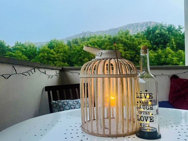 3-bed Artist Chalet Near San Sebastian, Sleeps 6 - Navarra
