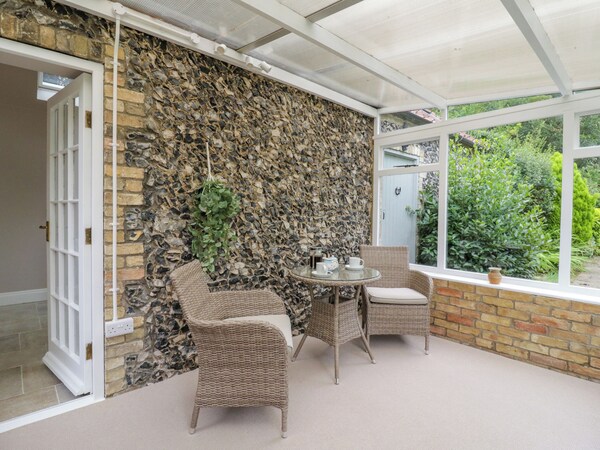 West View, Family Friendly, Character Holiday Cottage In Feltwell - Norfolk