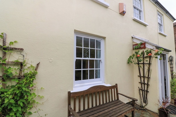 Ellenor, Pet Friendly, Character Holiday Cottage In Malborough - Bigbury-on-Sea