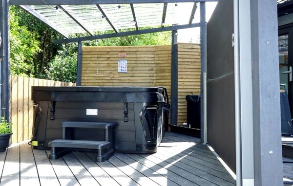 Hottub-nature-familyfriendly-wifi-parking - County Donegal