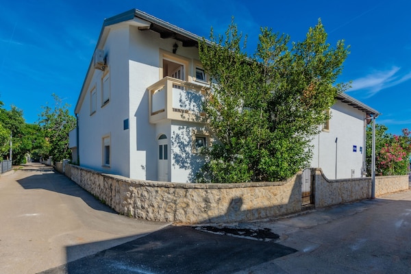 Two Bedroom Apartment With Balcony Vir (A-23519-a) - Nin