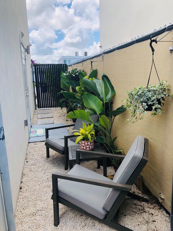 Relax & Recharge In This Cozy Princeton Hideaway - Zoo Miami, Miami