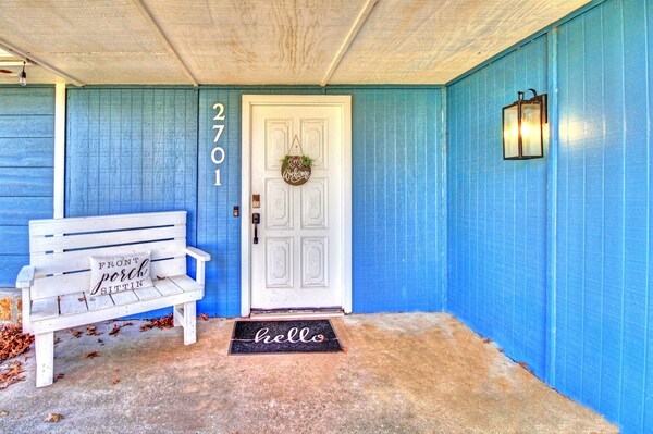 The Space Place: Cosmic-themed Family Getaway Near Hotspots In Tulsa, Oklahoma! - Broken Arrow, OK