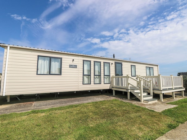 The Boathouse, Family Friendly, With A Garden In East Wittering - Hayling Island