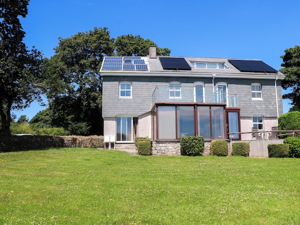 The Crows Nest, Pet Friendly, Country Holiday Cottage In Flushing - Penryn