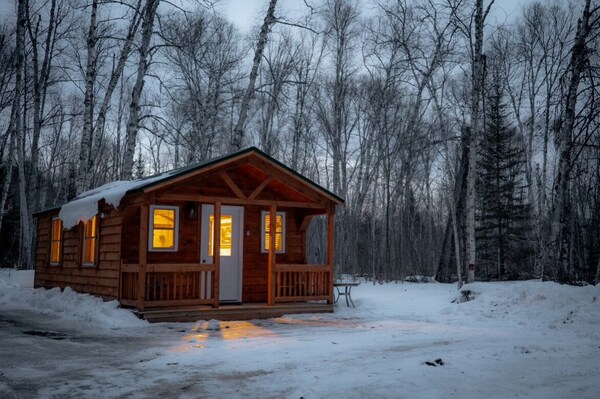 Peaceful Retreat 1-bedroom Cabin In Hovland - Minnesota