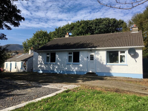 Kits Cottage, Pet Friendly, With Open Fire In Carrick, County Donegal - アイルランド ドニゴール 州