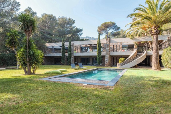 Cote D'azur Contemporary Family Villa, Heated Pool - Parc national de Port-Cros