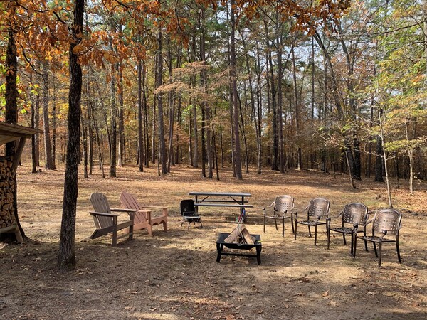 Huckleberry Trails Is A Peaceful 2-bedroom Cabin Secluded In Mountain Woodlands. - Oklahoma