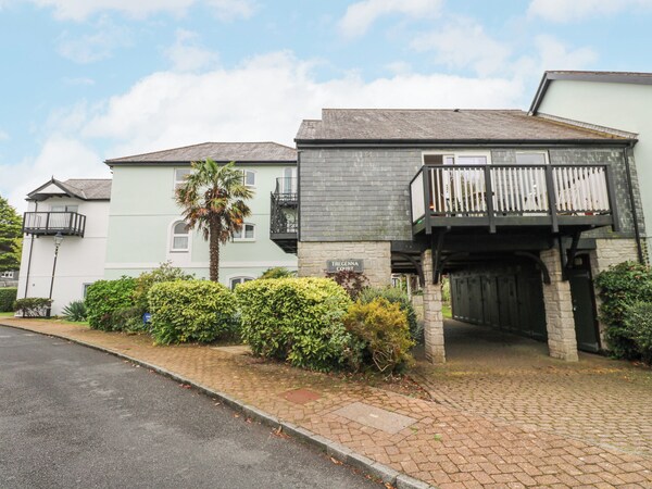 5 Tregenna Court, Romantic, Country Holiday Cottage In Falmouth - St Mawes
