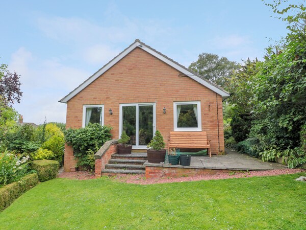 Crosby Cottage, Pet Friendly, With A Garden In Wooler - Wooler