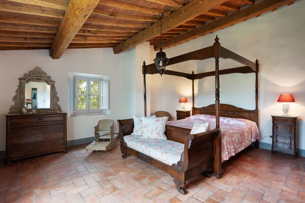 Country House / Farm House En Mirandola Con 5 Habitaciones, Capacidad 10 - Toscana
