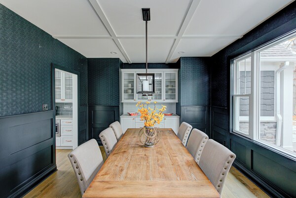 4 Bed/4.5 Bath Lux Chic Farmhouse With Outdoor Firepit - Castleton, IN