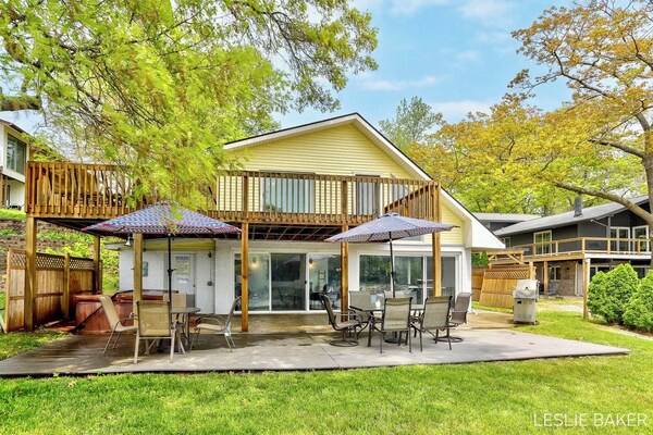 The Lakefront Retreat W/ Hot Tub, Kayaks, & Beach - Holland, MI