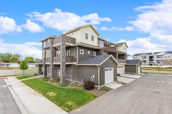 #Habituehomes - West Bench Mccoy - New Condo! Treadmill! - Boise, ID