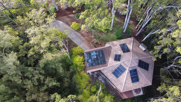 Newly Listed: Secluded Tree House Hideaway 2-bedroom Duplex In Honolulu! - O‘ahu, HI