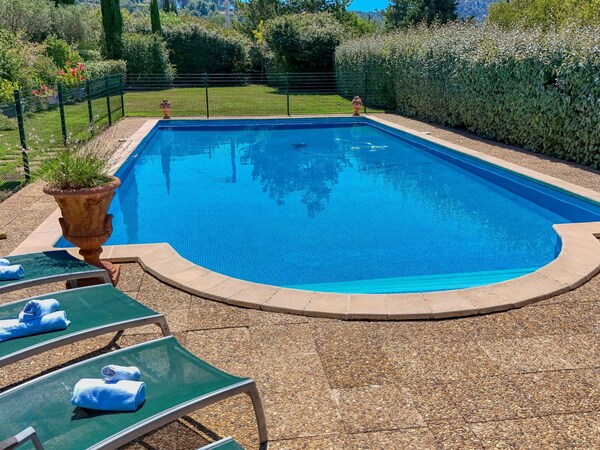 Alleinstehendes Ferienhaus Mit Klimaanlage, Privatem Pool,  W-lan, Tv, Terrasse, Parkplatz - Sanary-sur-Mer