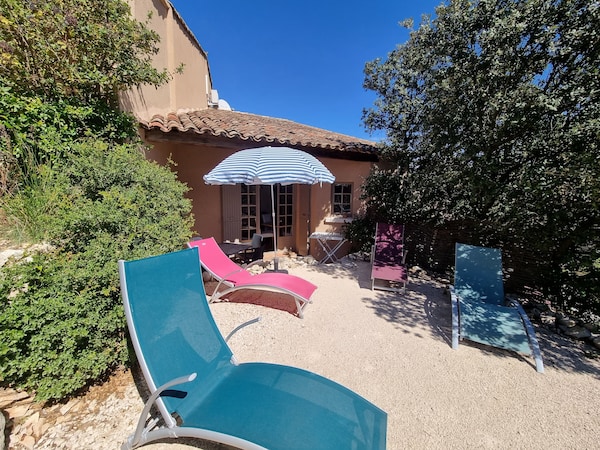 Mazet Hortensia Climatisé, Terrasse Privée-piscine Commune- Vallée Des Baux - Saint-Martin-de-Crau