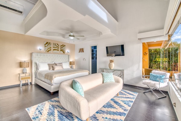 𝑳𝒖𝒙𝒆 » Weddings » Retreats » Pool » Pickleball » Gym » 24-7 Security » Gated - Nosara