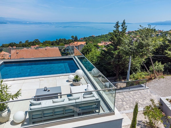 Vrijstaand Vakantiehuis Met Privé Zwembad, Wifi, Airco, Tv, Terras, Parking, Huisdieren Toegestaan - Opatija