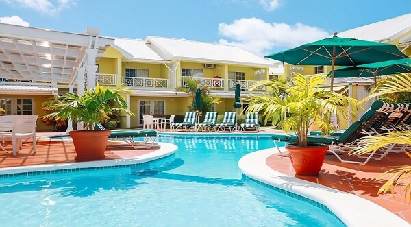 Ensuring A Very Comfortable & Memorable Stay! Free Parking, Outdoor Pool - Saint Lucia