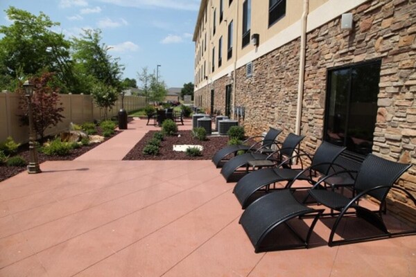 4 Stylish Units For Business Travel, Breakfast, Park - Huntsville, AL