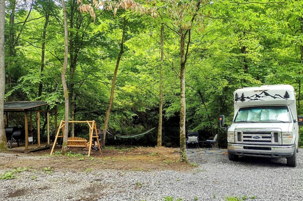 Cozy Rv With Ac And Wifi In Charming Del Rio - Tennessee