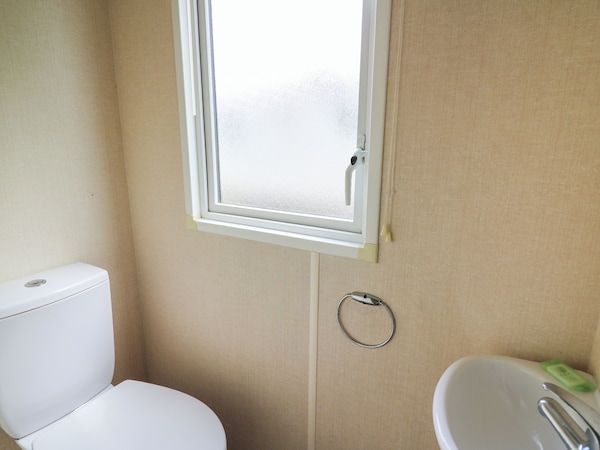 Caravan 3 At Blackmoor Farm, Pet Friendly, With A Garden In Tenby - Narberth