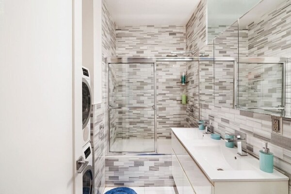 Beautiful 4 Bedroom In Lower East Side - Queens