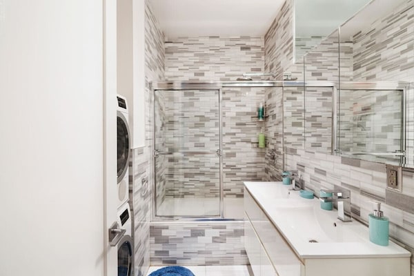 Beautiful 4 Bedroom In Lower East Side - Queens