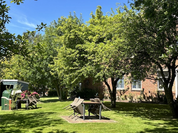 Wonderful Gulfhof:45sqm Apartment Lütt Stuuv For 3 Persons, Terrace & Garden - Neuharlingersiel