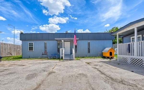 Charming 3-bedroom Mobile Home With Wifi And Ac - Centrally Located In  Houston - 휴스턴