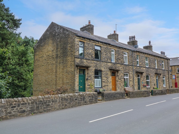 Wildfell Cottage, Pet Friendly, Luxury Holiday Cottage In Oxenhope - Hebden Bridge
