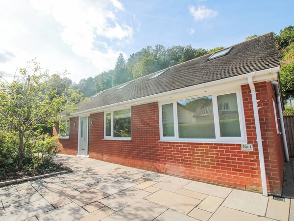 1 Church Street, Pet Friendly, With A Garden In Church Stretton - Church Stretton