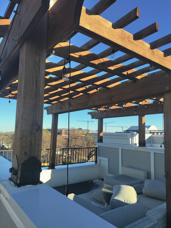 Spacious 5-bedroom Townhome With Wifi, Fitness Room In Charming Arlington - Euless, TX