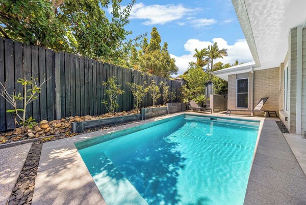 Alex Beachside Getaway - 15min Walk > Sand & Surf - Maroochydore