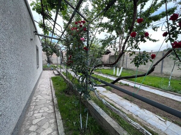 Sunny Garden - Charming 4-bedroom Guest House With Ac And Wifi In Yerevan - エレバン