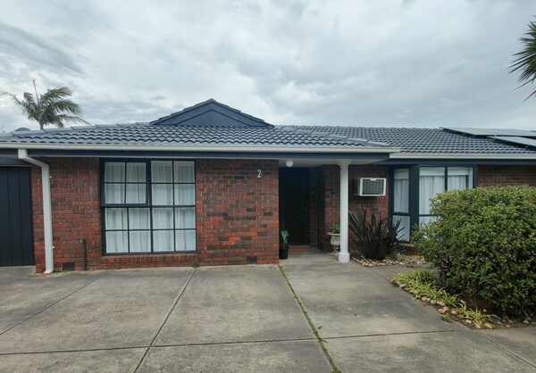 Cozy Getaway In Frankston. \Njust 5-minute Walk To The Beach! - Frankston